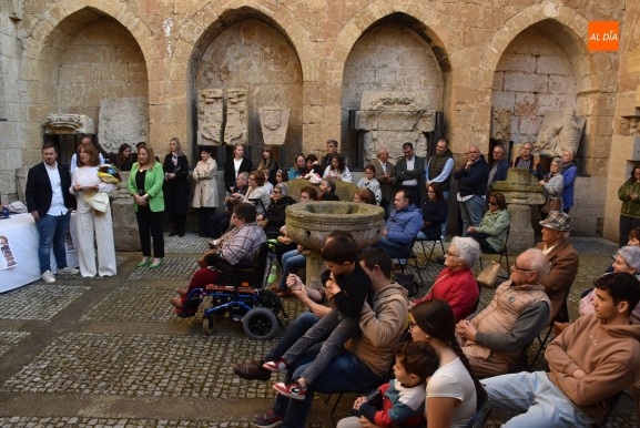 Isabel Bernardo inaugura la Feria del Libro ensalzando los beneficios ...
