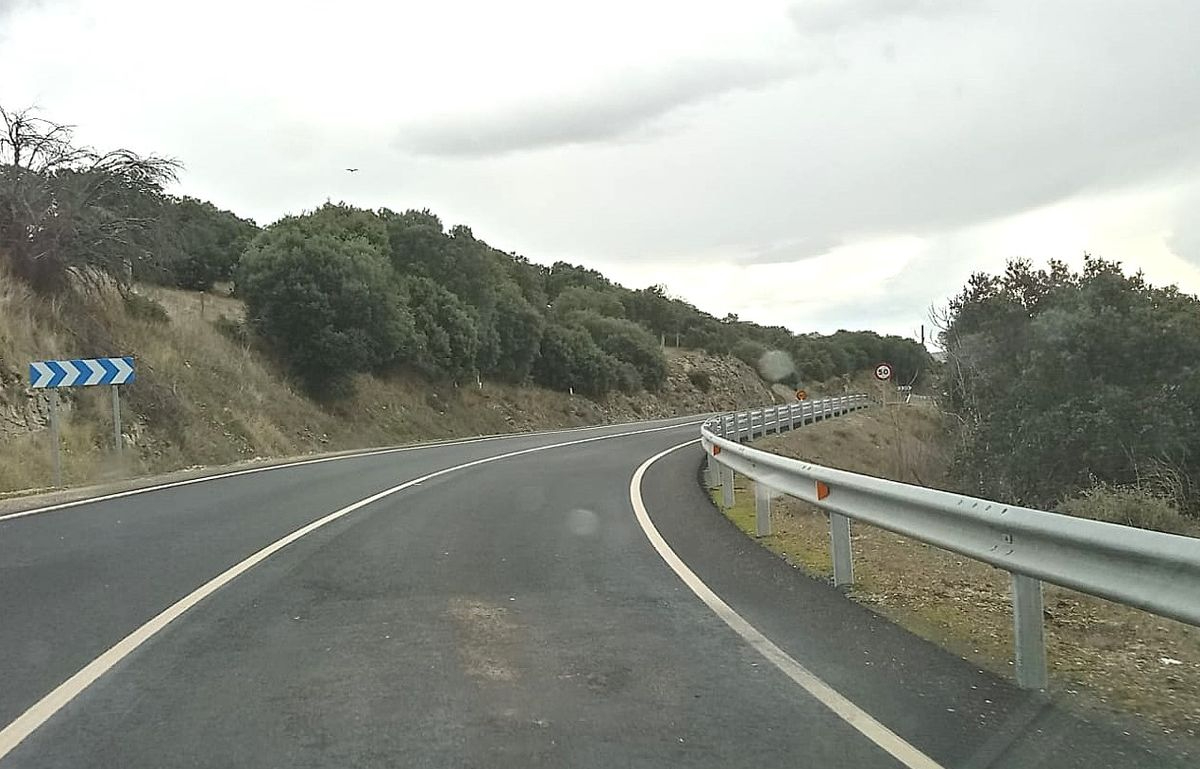 UPL exige reparar la SA-104 por fallos en el asfalto - SALAMANCArtv AL ...